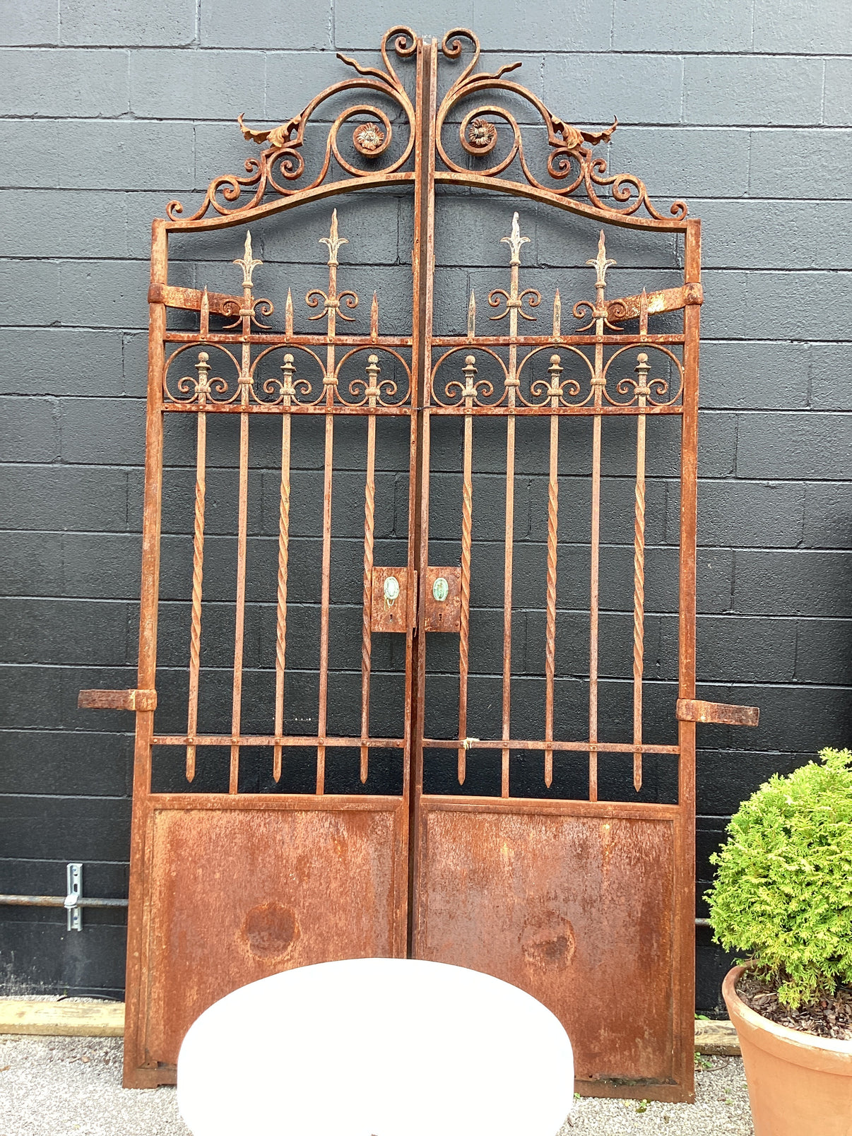 Tall Iron Gates – Architectural Heritage